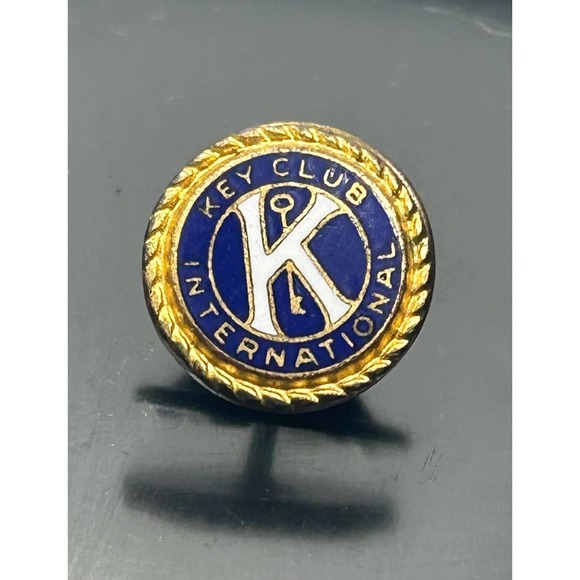 Estate | Jewelry | Vintage Key Club Kiwanis International Tiny Round ...